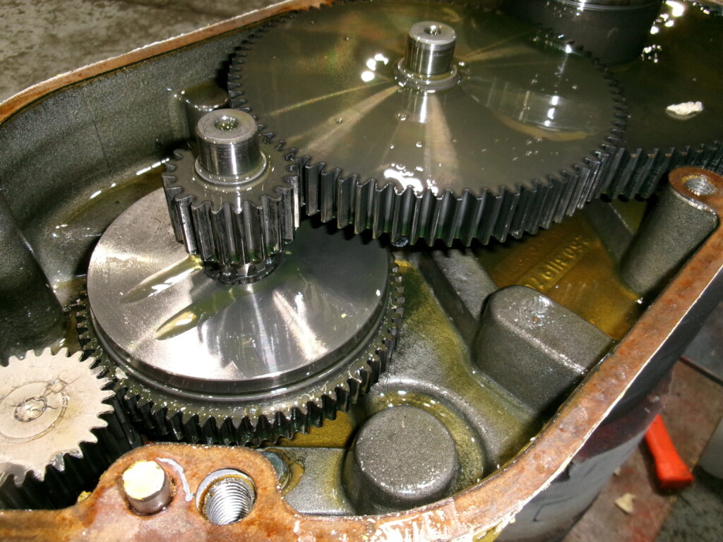 Top 5 Warning Signs Your Gearbox Is About to Fail - Troy Industrial